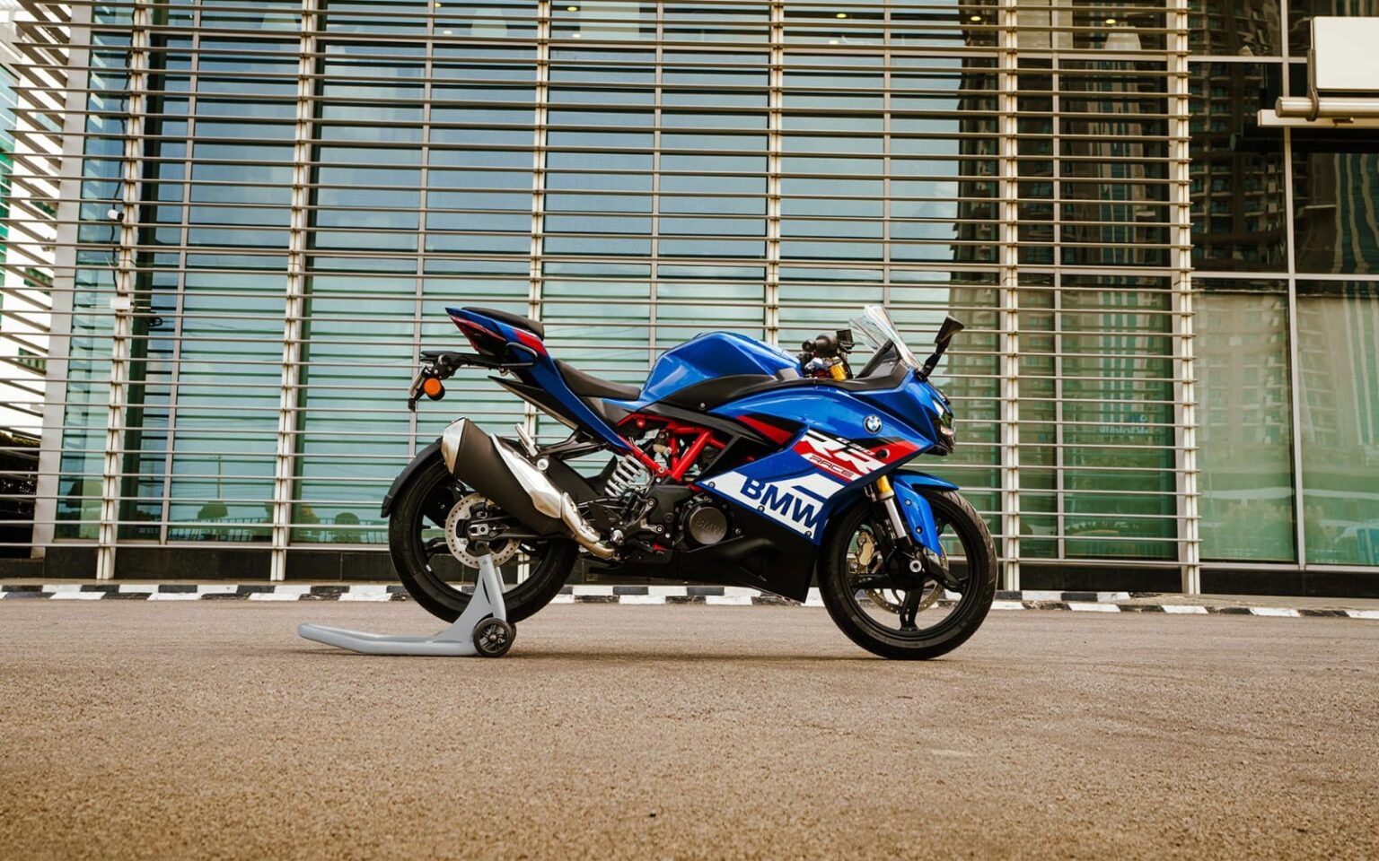 BMW G 310 RR Bike Specification, Price, Mileage, Top speed, Key ...