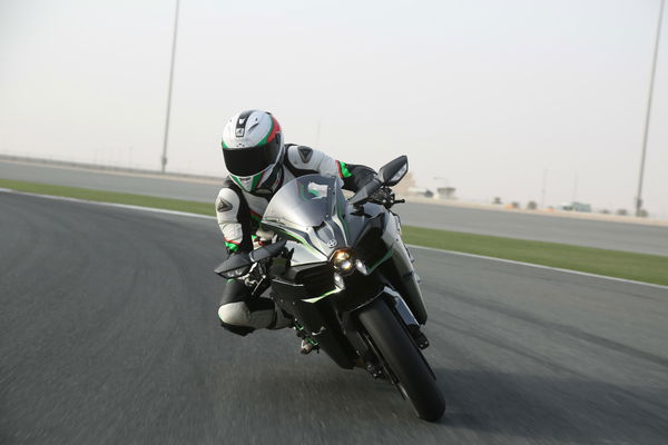 KAWASAKI NINJA H2 Bike Specification, Price, Top speed, Mileage, Curb ...